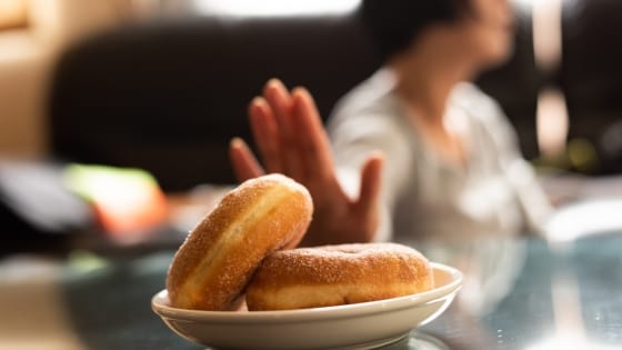 Why You Should Avoid Eating Late at Night: Health Risks and Tips